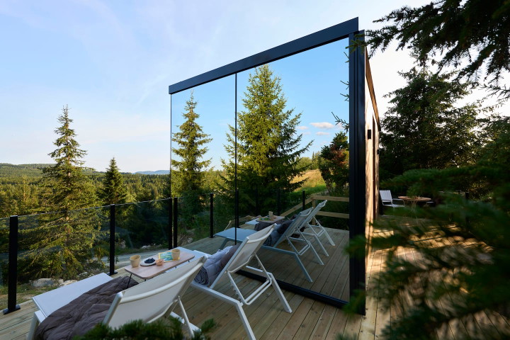 Exclusive Mirror Cabin Lys With Norwegian Design - Norway