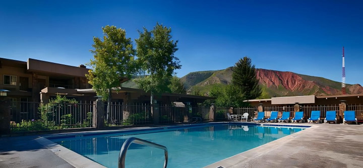 Stay Near Glenwood Springs | Free Breakfast - Glenwood Springs
