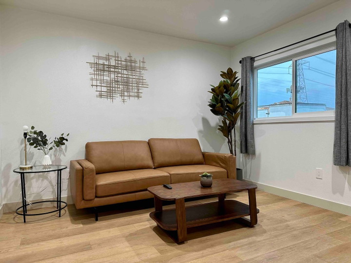 Fresh And Modern Guesthouse In North Orange County - Anaheim, CA
