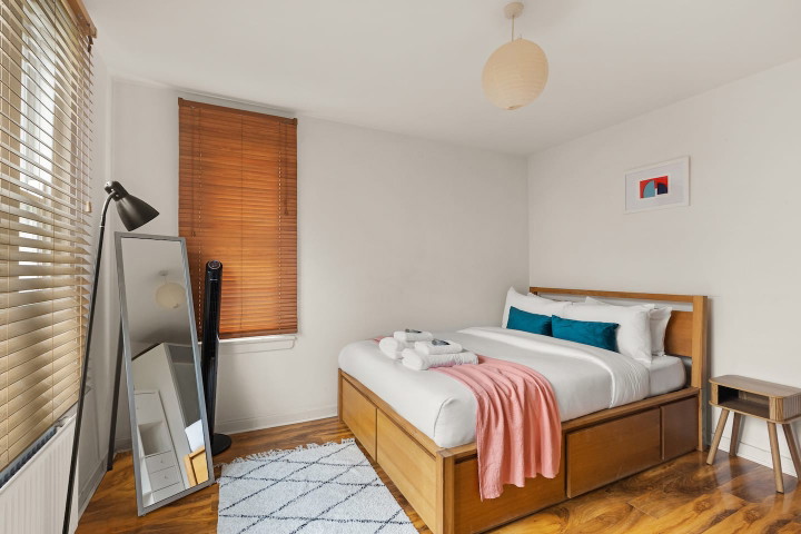 New! Bright 2br Dalston House W/garden + Bbq - London