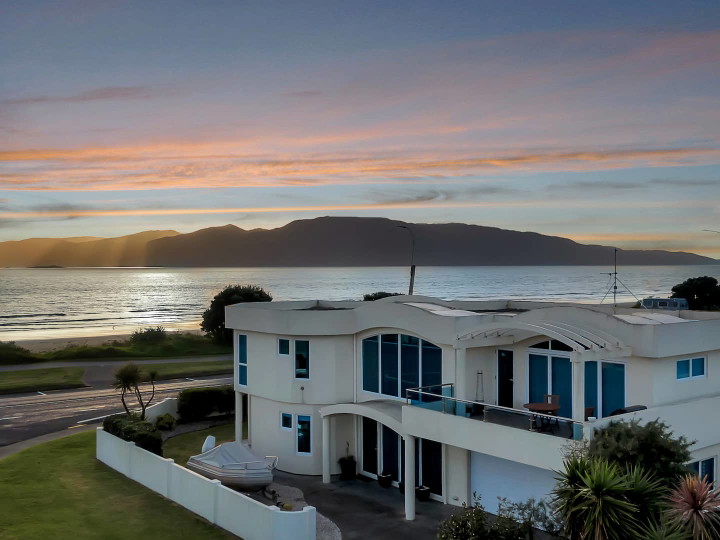 Yaya's.   Beautiful Beachside Bed And Breakfast - New Zealand