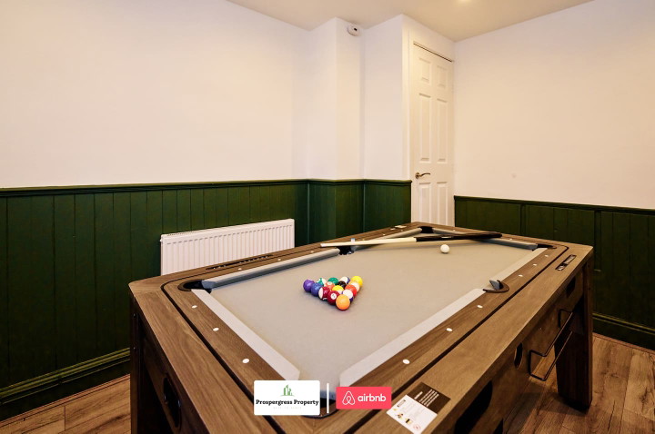 Contractors|sleeps7|fastwifi|parking| Pool Table - Staffordshire