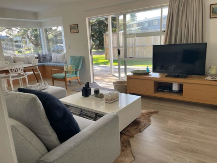 Just Meters From South End Beach Pauanui - Tairua