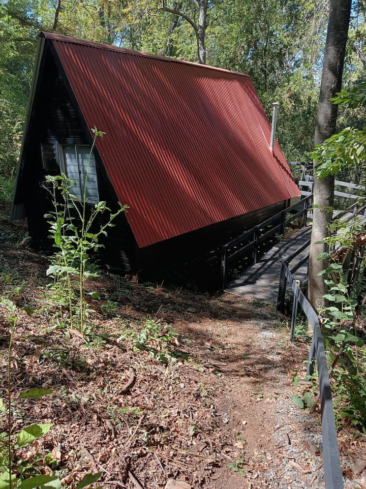 Cabaña Arrayán.
Acogedora Cabaña Para 2 Personas. - San Clemente, Chile
