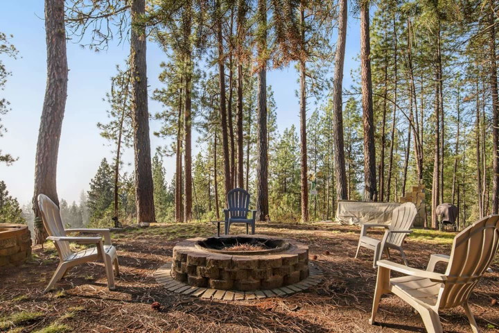 Secluded Garden Valley Cabin With Deck & Views! - Garden Valley, ID