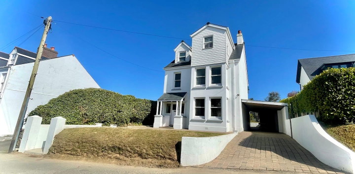 Family House In Guernsey - Jersey
