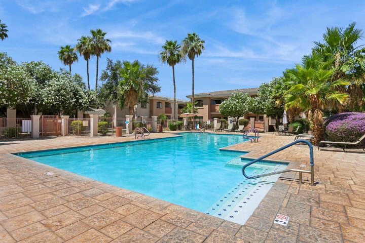 Desert Gem; 1br Condo Near Stadium & Westgate - Phoenix, AZ