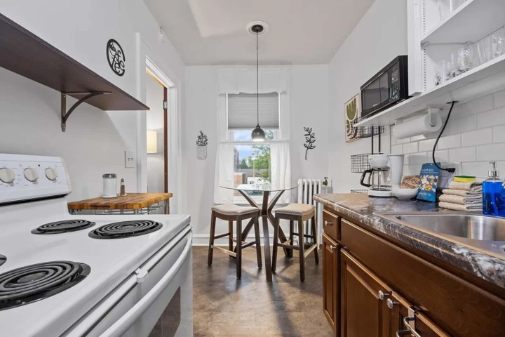 4 - Ore Line: Downtown Retreat, Studio Apartment - Two Harbors, MN