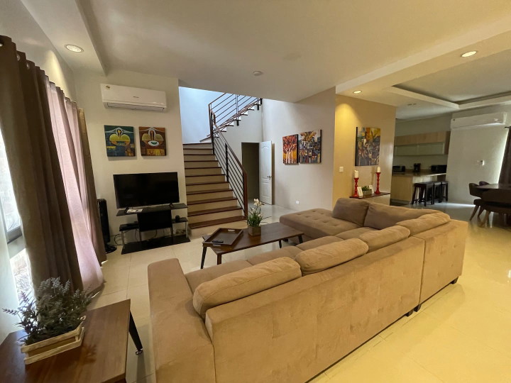 Le Meilleur Emplacement De Guam, Ruru Haus ! (Ruru Haus) - Guam