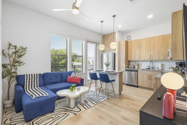 King Loft | Pool+ Parking+ Gym | 5 Min To Galleria - 