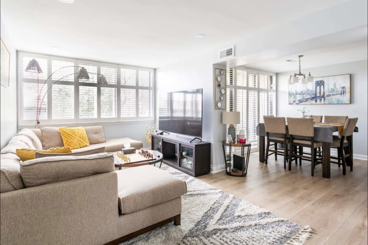 3bdr 2bath Condo Close To Dc - Falls Church, VA