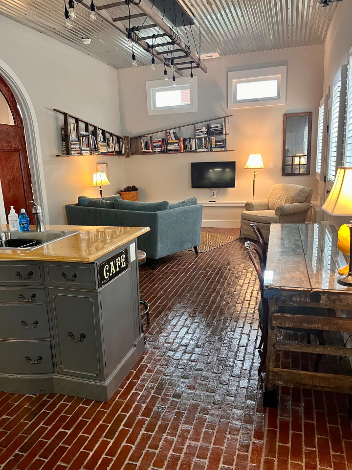 Charming Retreat In Historic Downtown - Southern Pines, NC