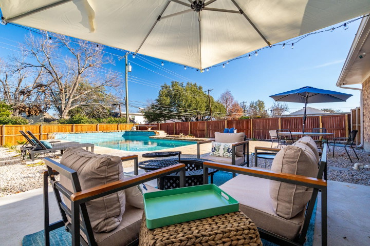 Dive Into Fun: Pool House With Grill + Game Room - Richardson, TX