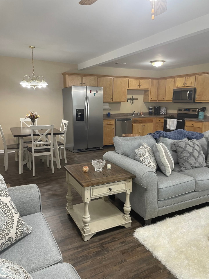 Newly Remodeled. 2 Bedroom Home. - Dalton, GA