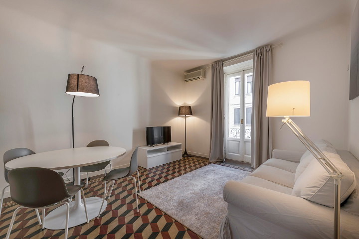 Sempione12-elegant Two-room Apartment With Balcony - Mediolan
