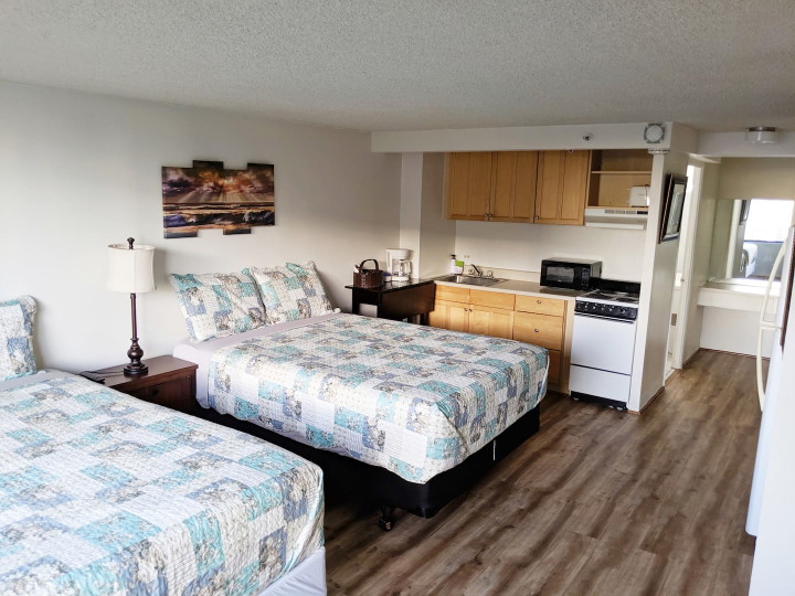 High 36th Floor Waikiki Condo For 4 - Honolulu, HI
