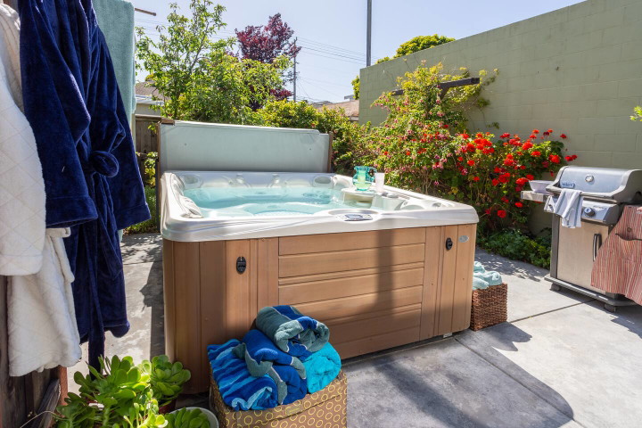 New Designer Home W Relaxing Hot Tub - Berkeley, CA