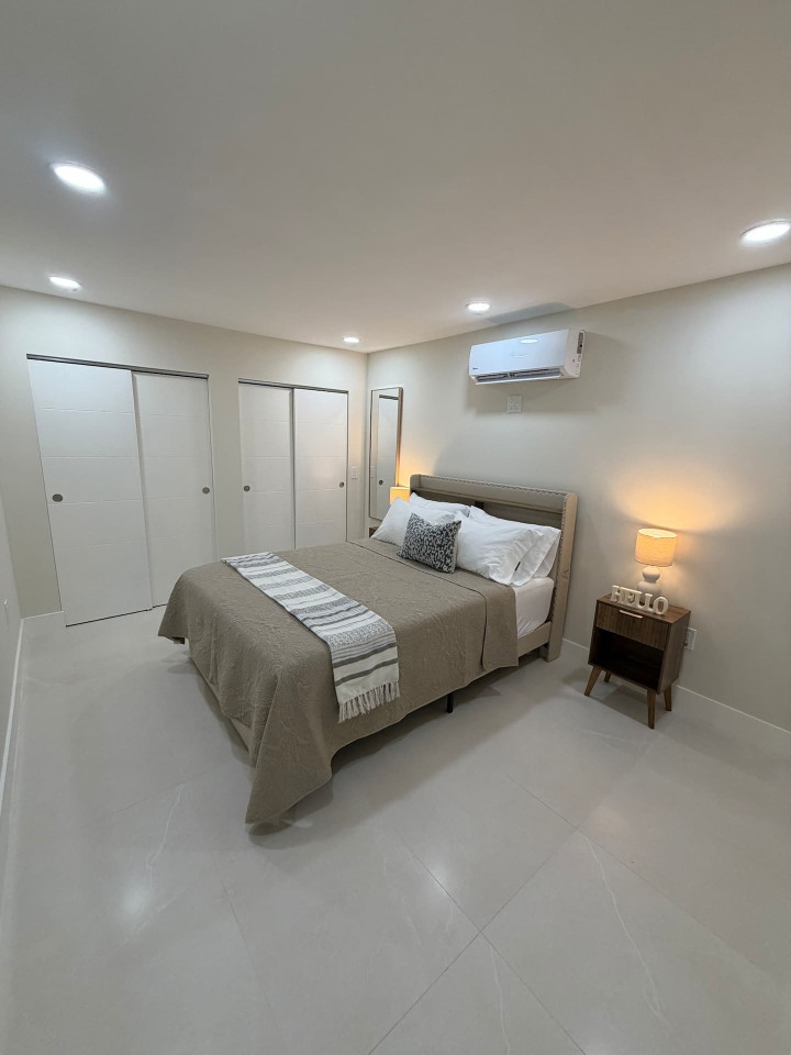 New Private Studio | Kitchen & Free Parking - Doral, FL
