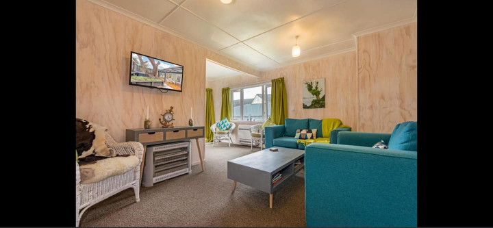 Beachy Bach! With Spa Pool 16-17 Oct Available! - New Zealand