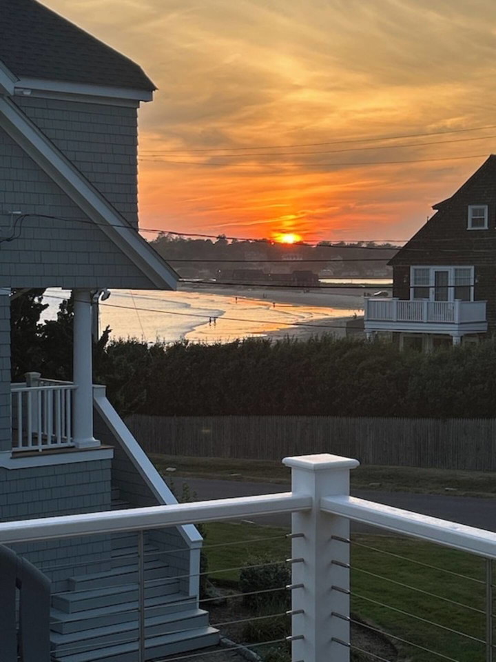 "Surfside" 4b/2.5ba Modern House Steps To Beach - Newport, RI