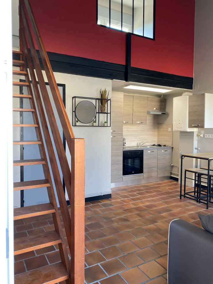 Studio Duplex  Meublé  Avec Place De Parking - Surgères