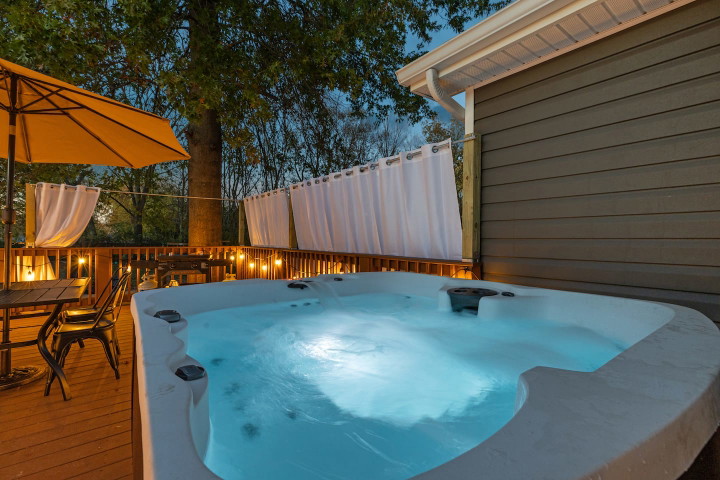 The Luxe/hot Tub/playground/12 Min To Horse Park - Georgetown, KY