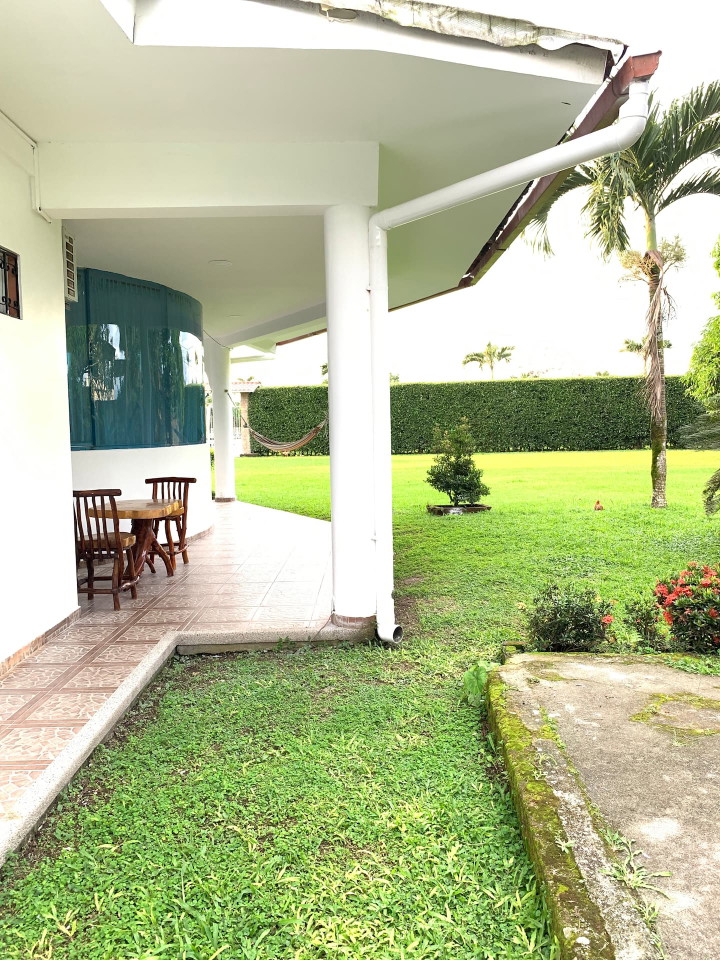 Hermosa Quinta Amoblada - El Carmen