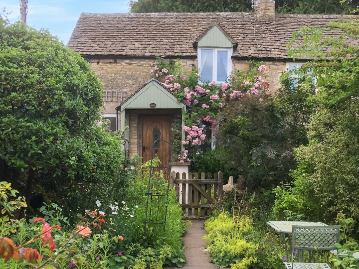 Folly Cottage - Cotswolds