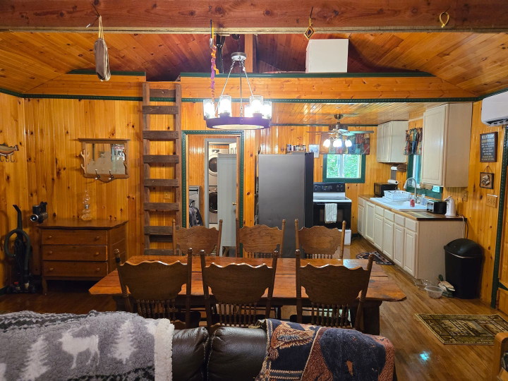 Cabin On The Creek. Family And Pet Friendly! - Walhalla, SC