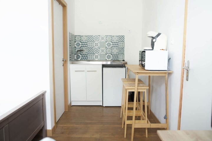 Joli Studio Moderne Et Fonctionnel. - Givet