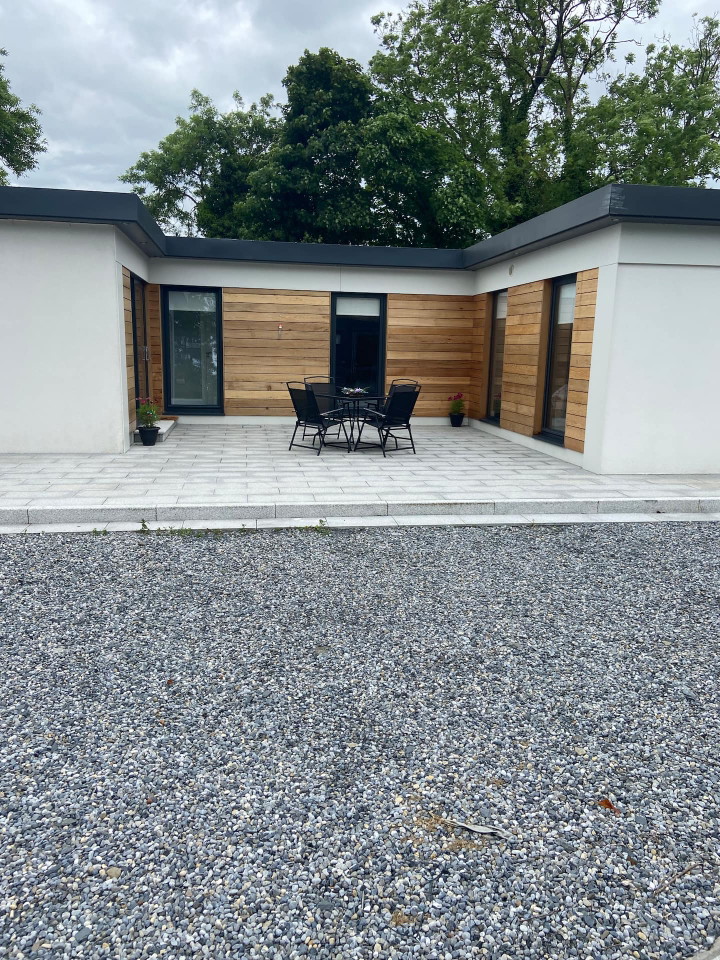Two Bedroom Lodge - Trim