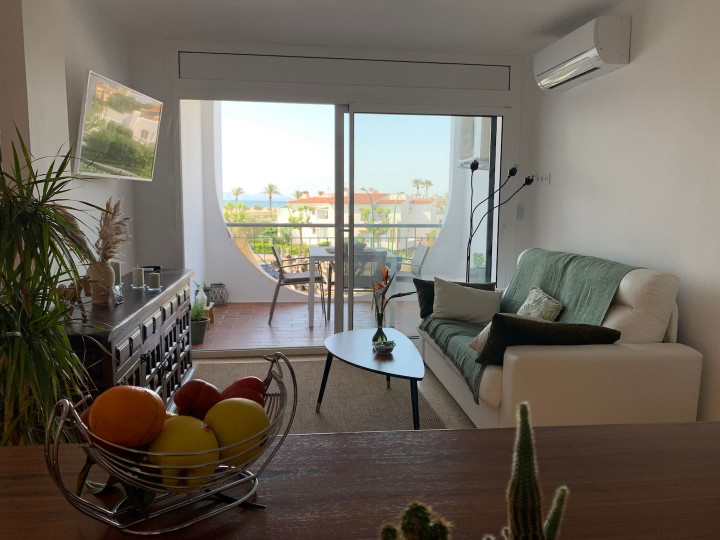 Awaydays | Sea View Studio With Wi-fi - Roses