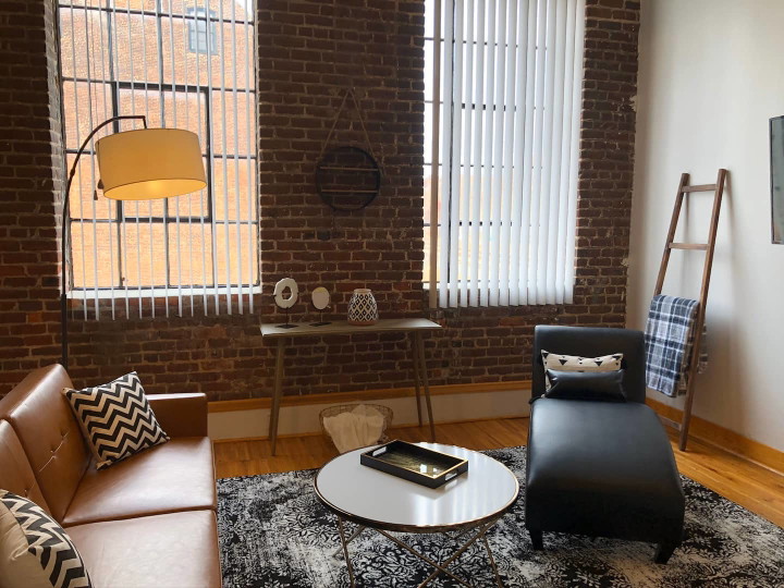 Downtown Lynchburg Loft - Doors That Open To St. - Lynchburg, VA