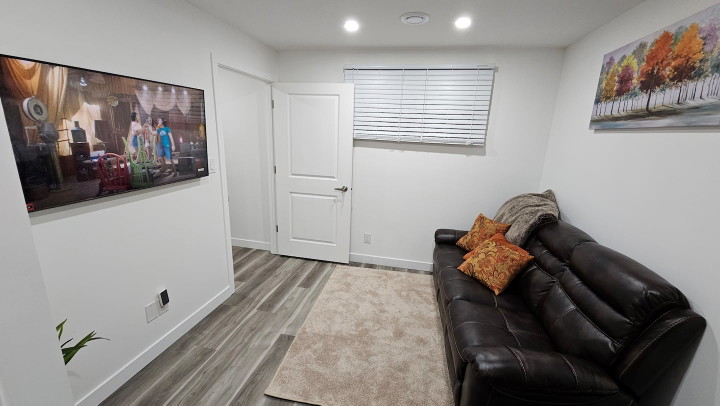 New Decently Furnished Suite - Regina