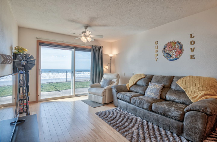 Beachfront Suite On The Ground Floor - Sleeps 4 - - Oregon