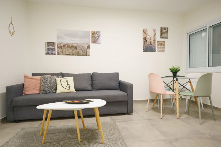Spacious Newly Renovated 2- Rooms Apartment - テルアビブ