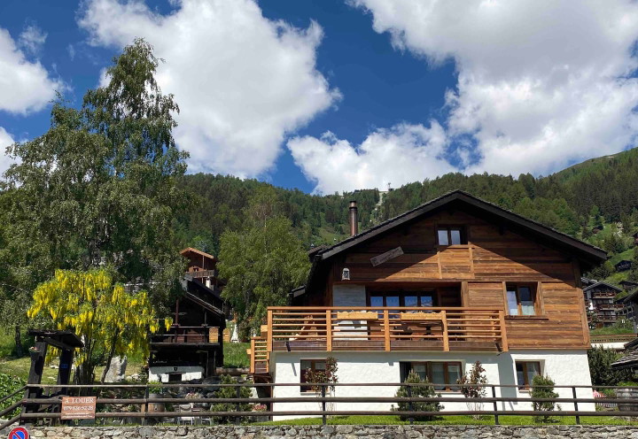 Le Chardon Bleu Rez, Charme Et Authenticité - Grimentz