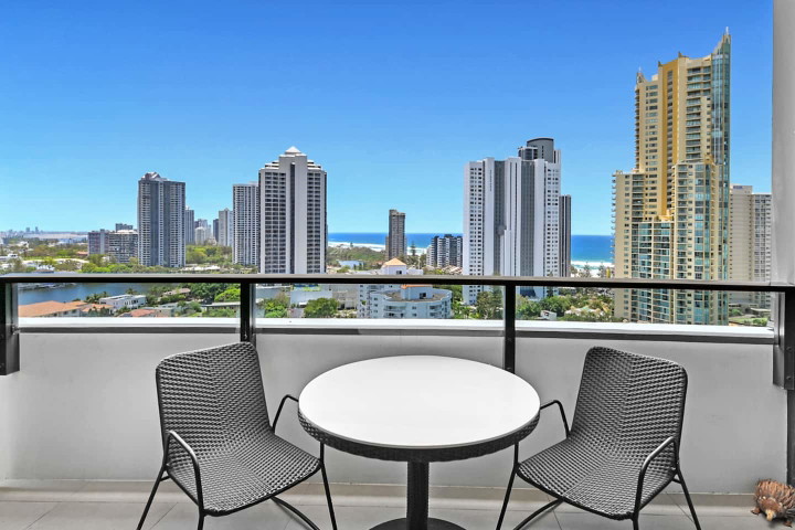 Comfortable 2 Bedroom Apartment In Central Surfers - Surfers Paradise