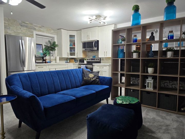 Private Luxury Studio Suite W/patio - British Columbia