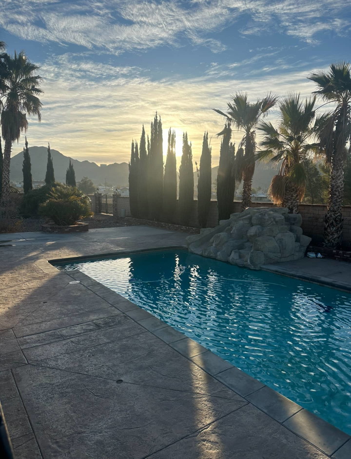 Tiny Desert House On Top Of The Hill With Views - Apple Valley, CA
