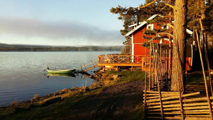 Charming Cottage Right By The Water - Sweden