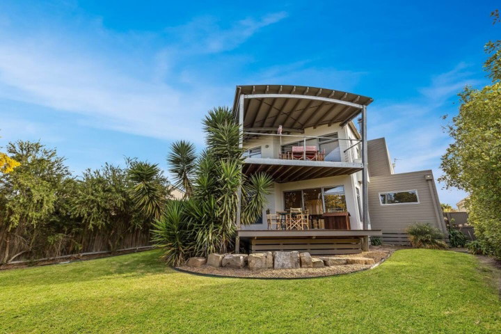 Aqua Vista - 4br Retreat, Fireplace, Pet-friendly - Bairnsdale