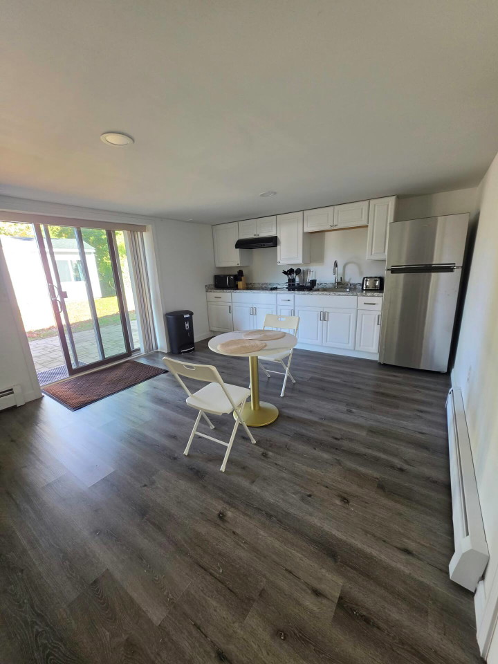 Private Suite With Kitchen & Separate Entry - Waterbury, CT