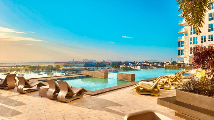 Infinity Pool / Apartment On The Cinta Costera - Panama