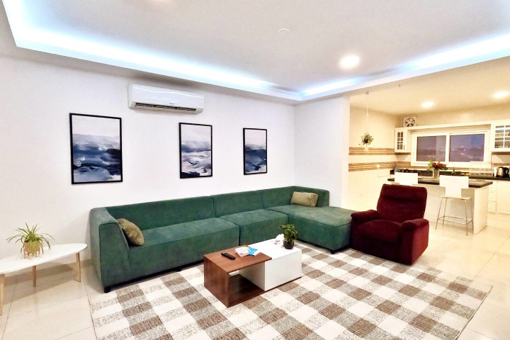 3-bedroom Penthouse With Simplistic Design - Jedda