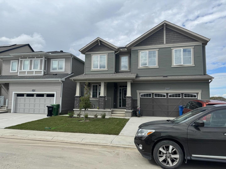 Home Away From Home In Airdrie (Alberta) - Airdrie