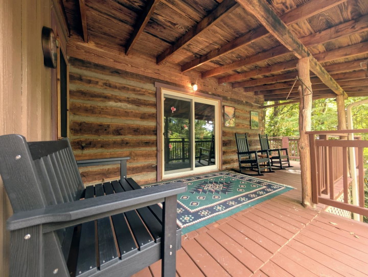 Upper Suite · Log Cabin · King Bed · Full Kitchen - Maggie Valley, NC