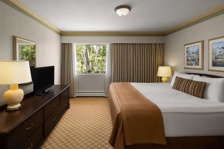 2br Suite | Royal Scot | Two-bedroom Suite - Victoria