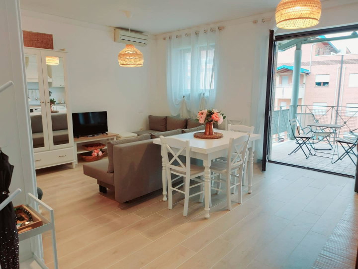 Lovely Alba 2 Studio Apartment - Alba, CN