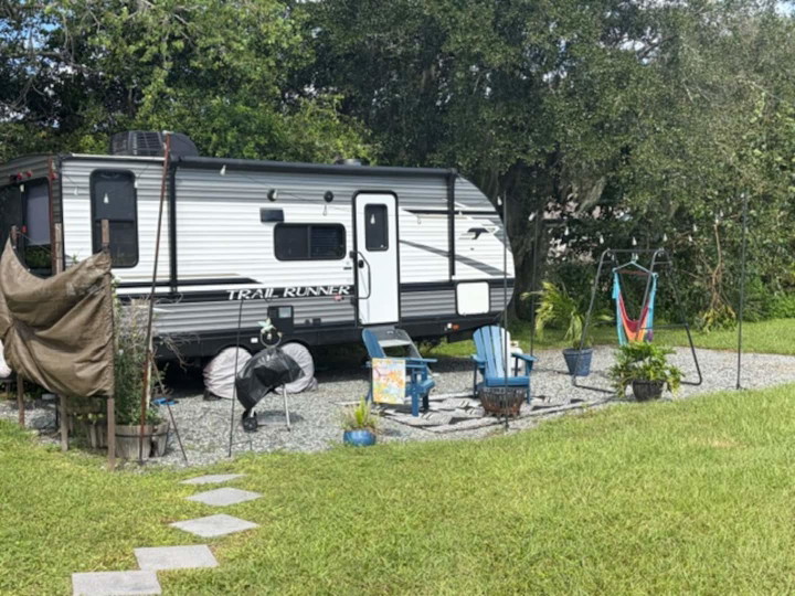 Serenity Haven: Cozy Retreat On Wheels - Jacksonville, FL